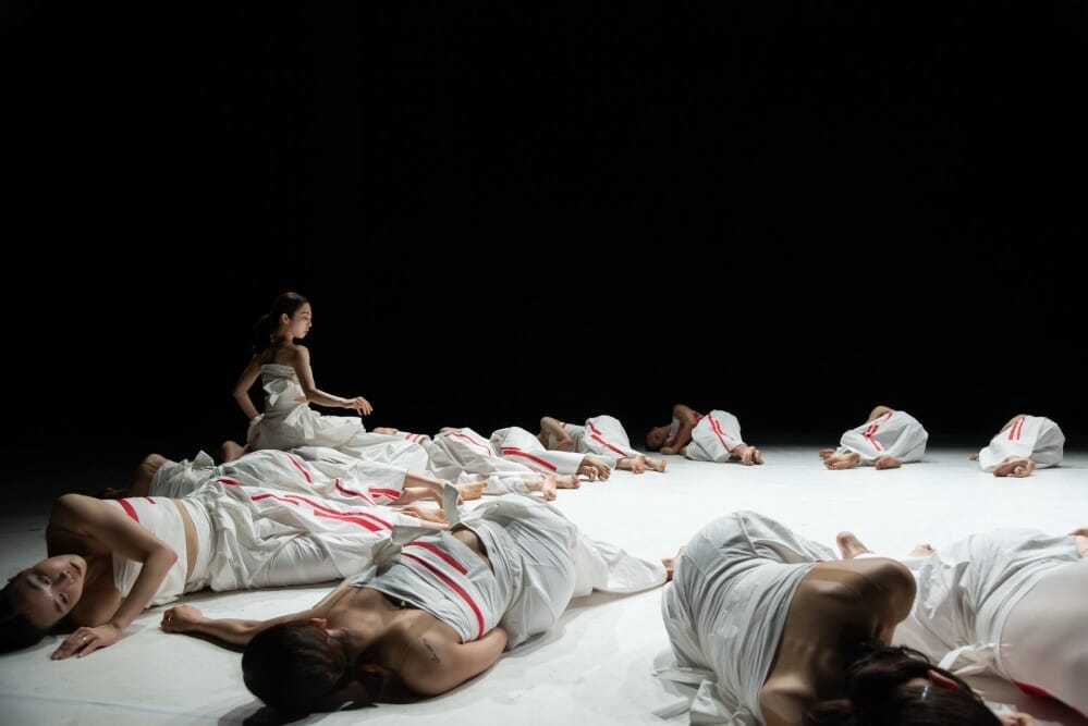 White Wave Dance DUMBO DANCE FESTIVAL — PICTURE PREVIEW